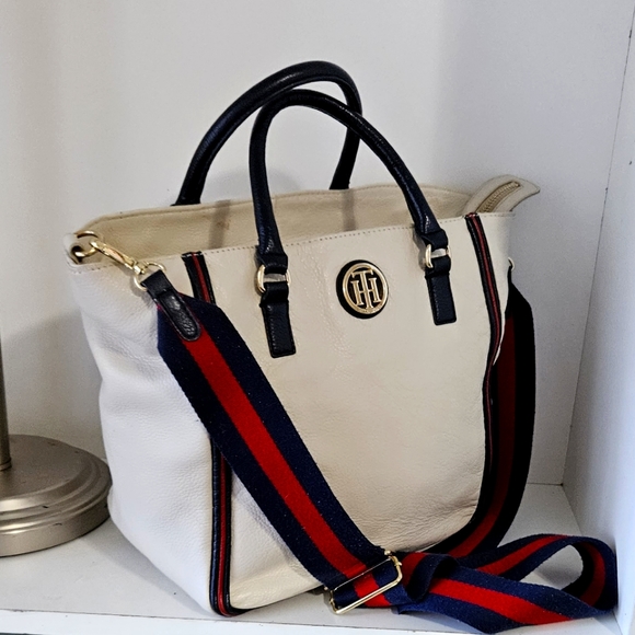 Tommy Hilfiger | Bags | Tommy Hilfiger Ivoryblue Navy Pebbled Leather ...